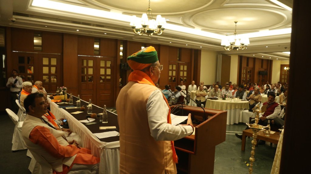 Ex-Judges Join VHP Meet: Kashi-Mathura, Religious Conversions, Waqf ...